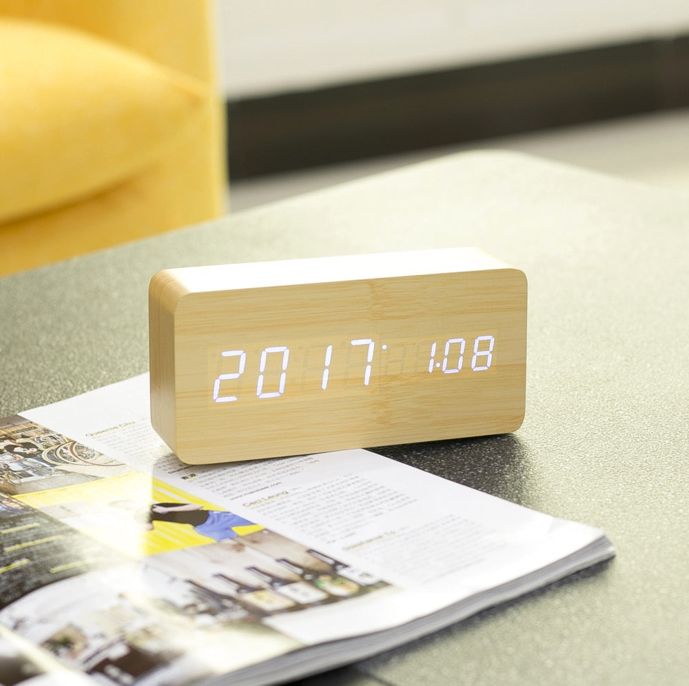 Wooden LED Alarm Clock 15cm – gecko in the village