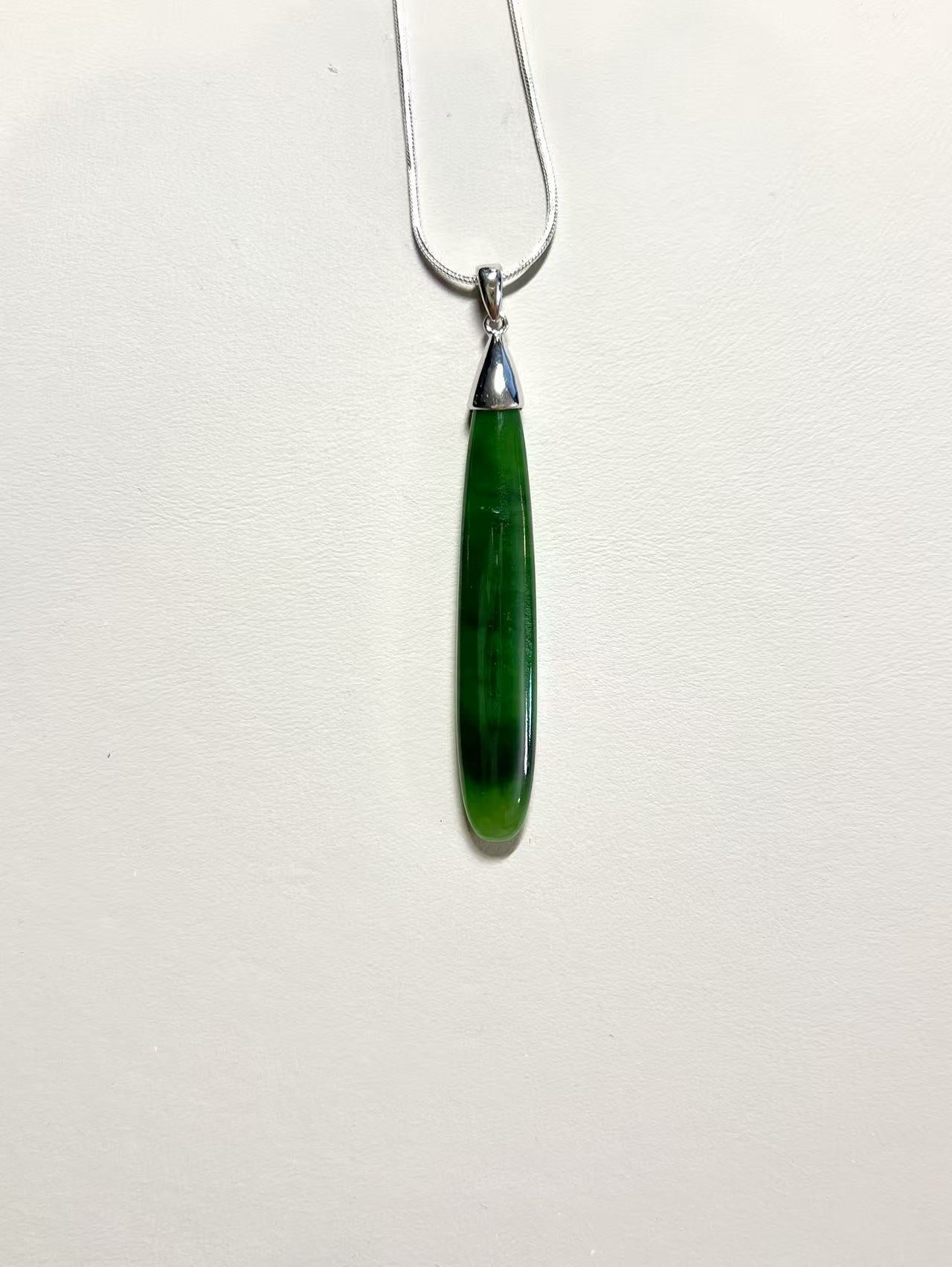 Greenstone Pendant Drop Silver Top & Chain – gecko in the village