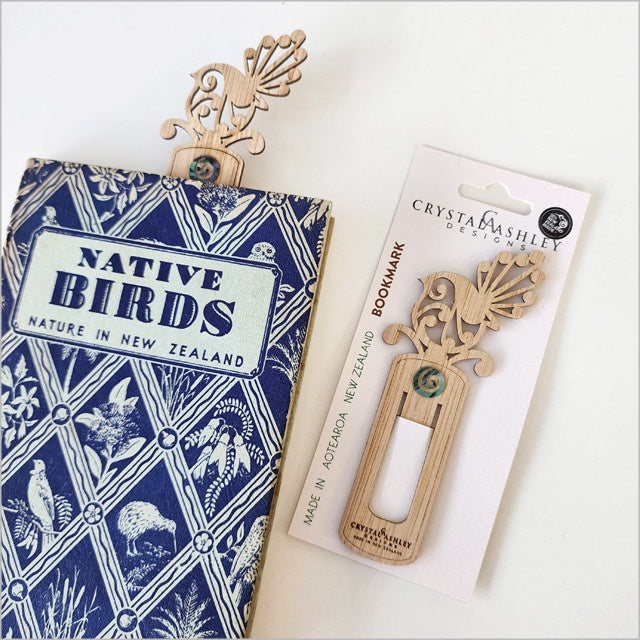 NZ Made Bookmark Bamboo – gecko in the village