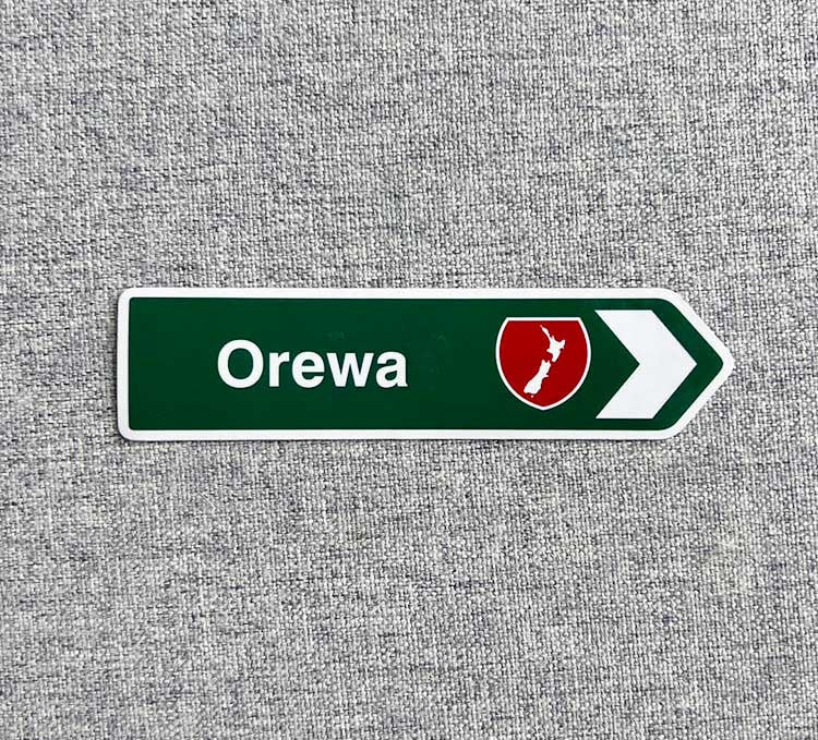 NZ Green Road Sign Magnet - Orewa – gecko in the village